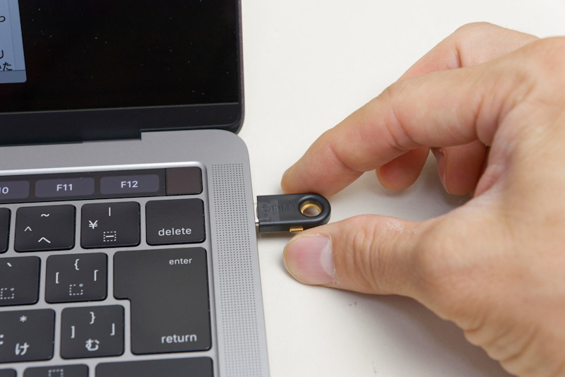 Type-C対応のちっちゃいセキュリティキー「YubiKey 4C」 - ケータイ Watch