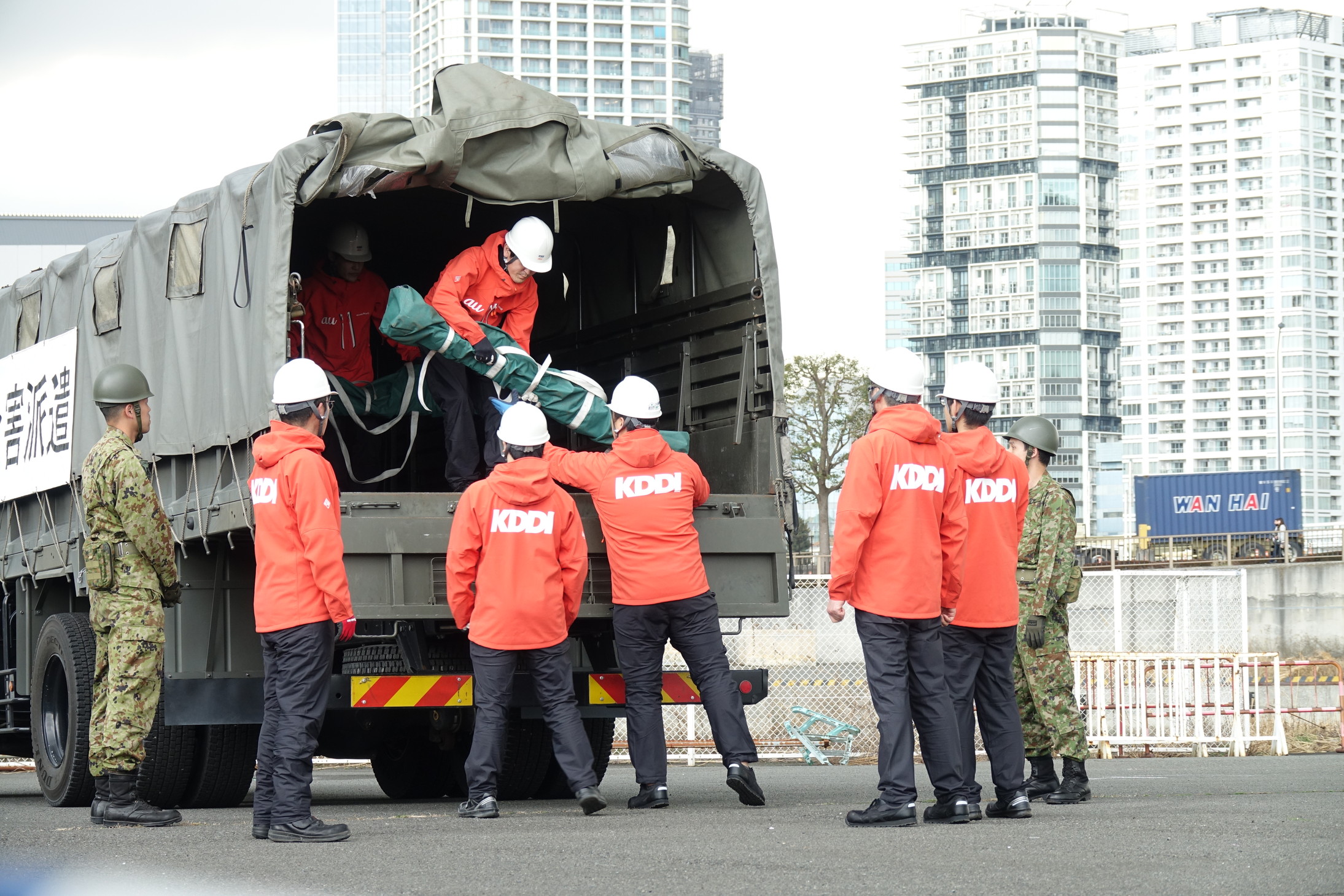 「Starlink」を災害復旧にも、KDDIが災害対策訓練 - ケータイ Watch