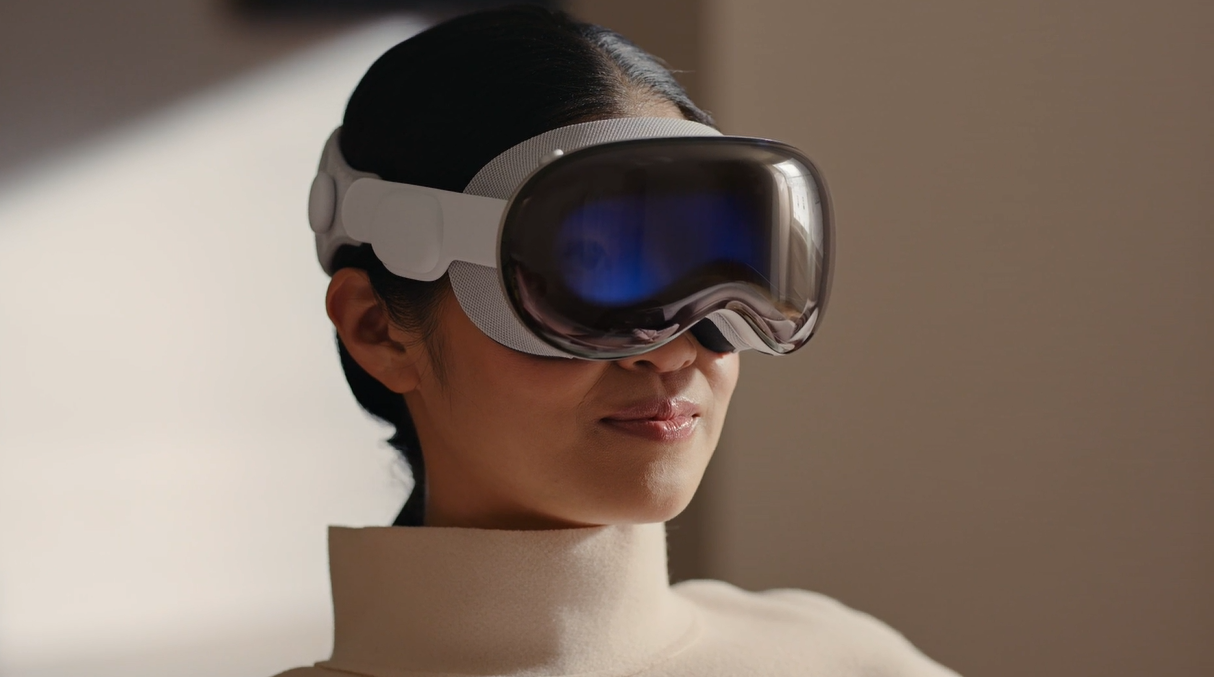 米国Apple Storeで「Vision Pro」予約受付はじまる、ストレージ別に3種類をラインアップ - ケータイ Watch