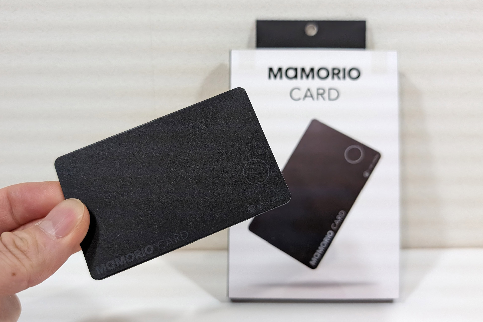 電池交換不要で財布にぴったり、忘れ物防止タグ「MAMORIO CARD」 - ケータイ Watch