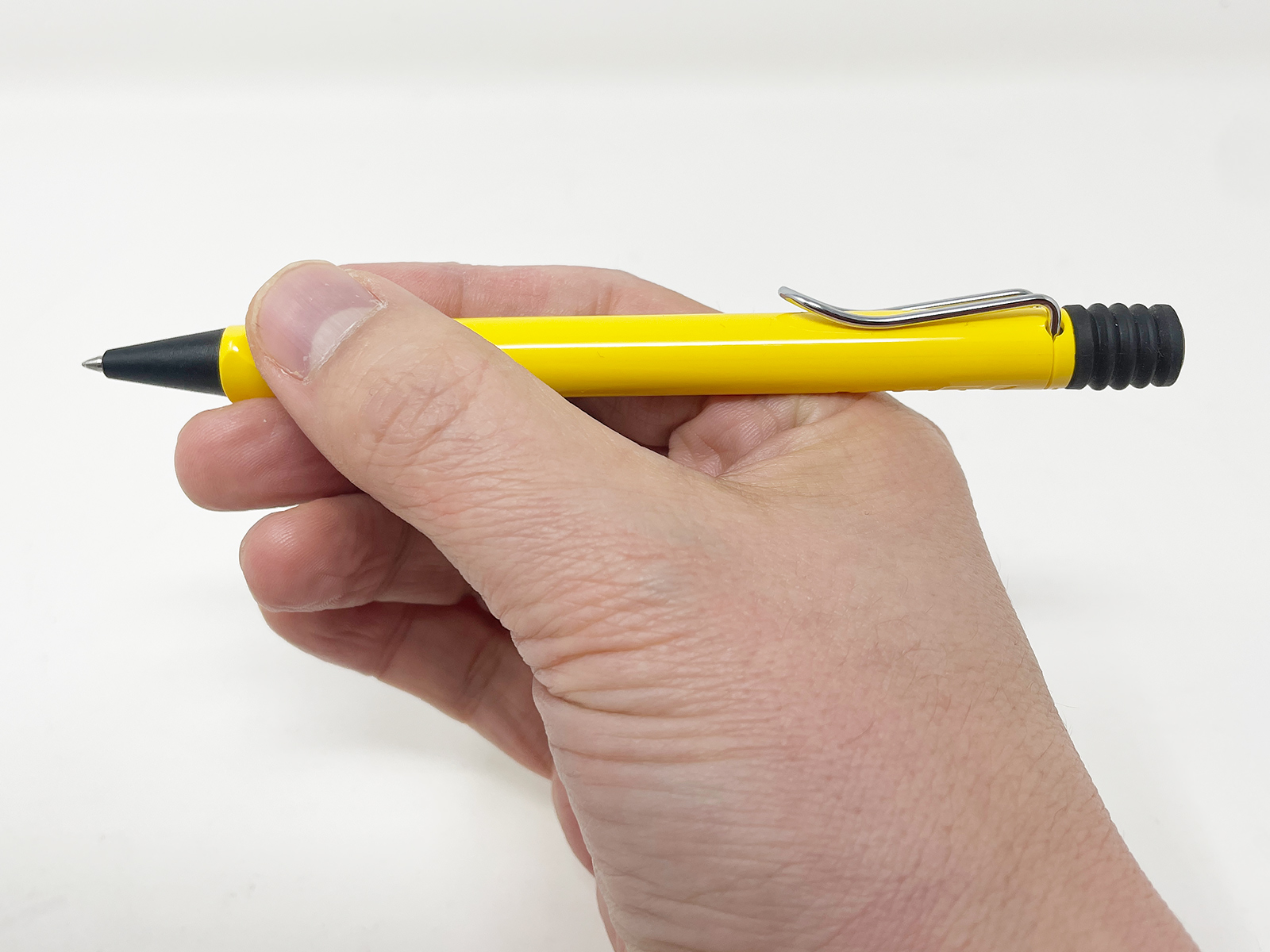 新設計のJETSTREAMリフィルを内蔵して生まれ変わったLAMY safari - ケータイ Watch