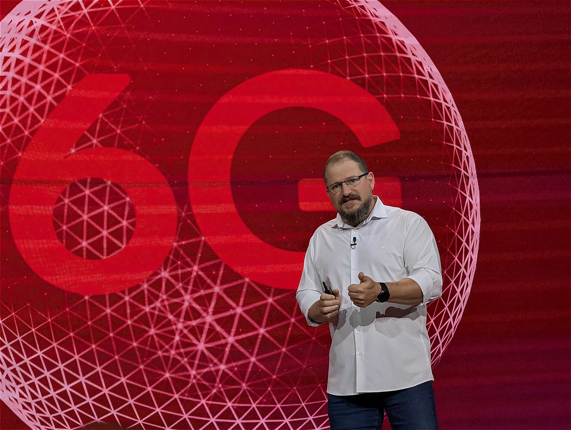 米クアルコムが2028年に6G対応デバイス提供へ、商用化前に - ケータイ Watch